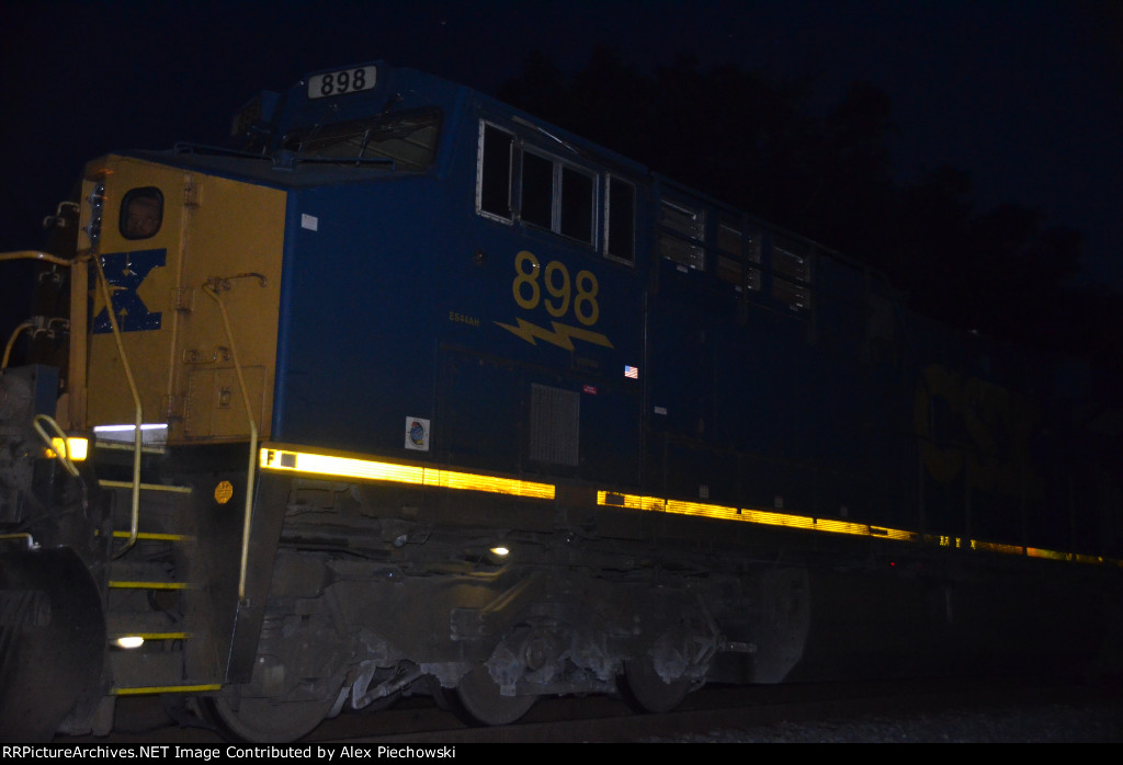 CSX 898